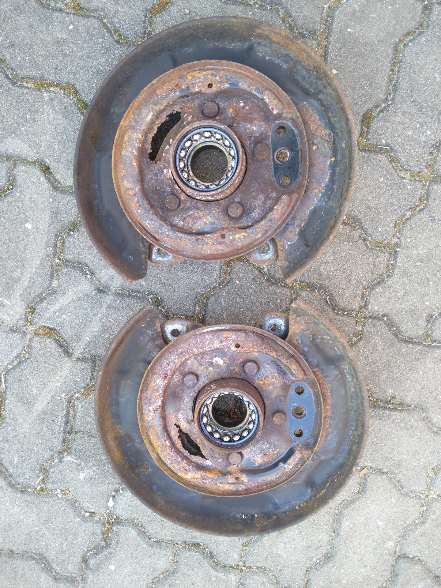 Toyota Land Cruiser 200 замена задней защиты тормозных дисков(щитков ...