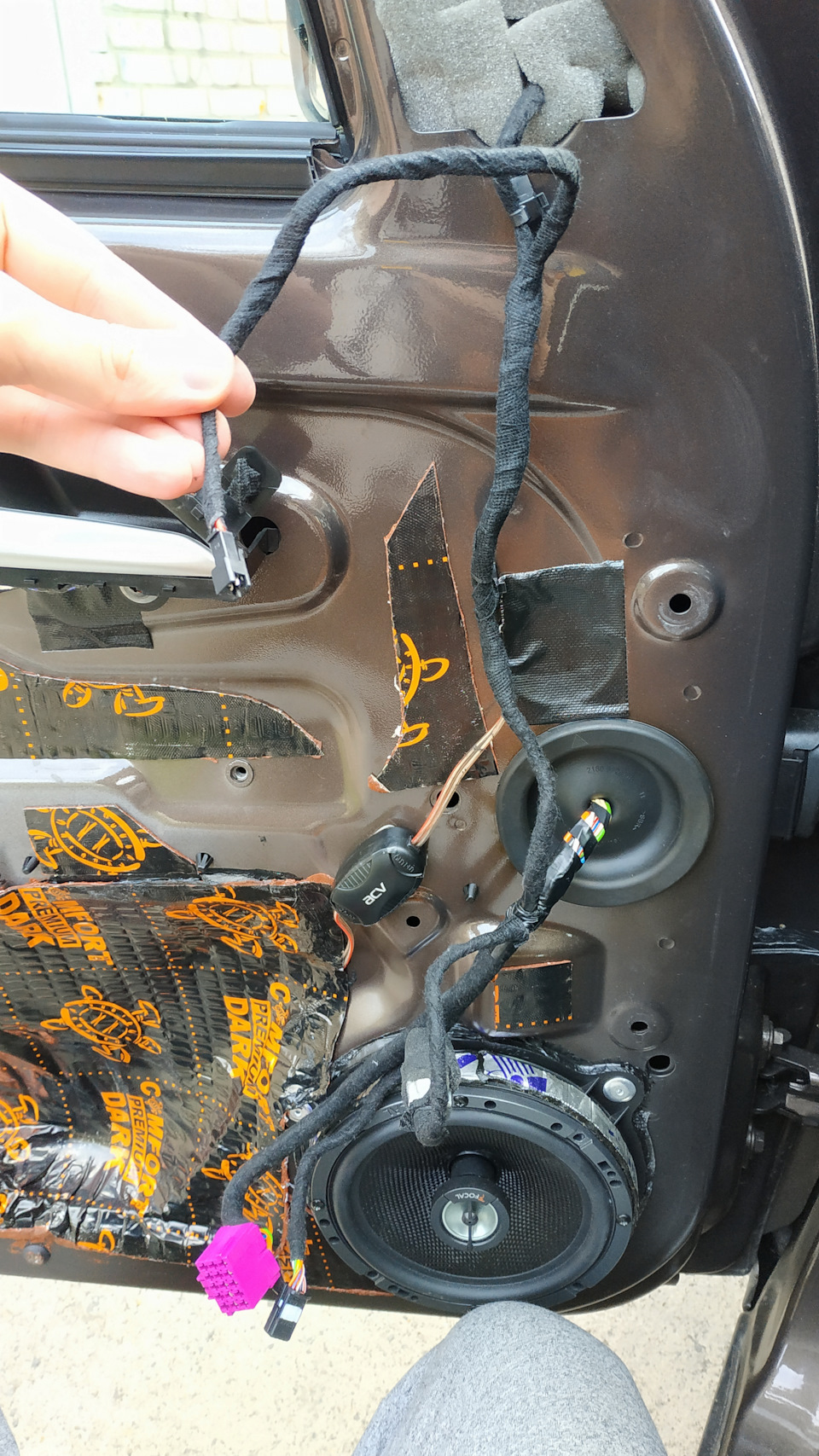 🆔:42 🔊 Твиттеры ACV TWS-25 в штатные места — Lada Vesta (1G), 1,6 л, 2019 года | автозвук | DRIVE2