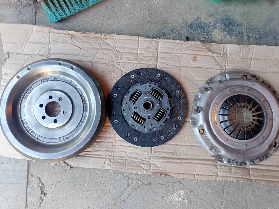 Одномассовый маховик 2.0FSI — Volkswagen Passat Variant (B6), 2 л, 2008 ...