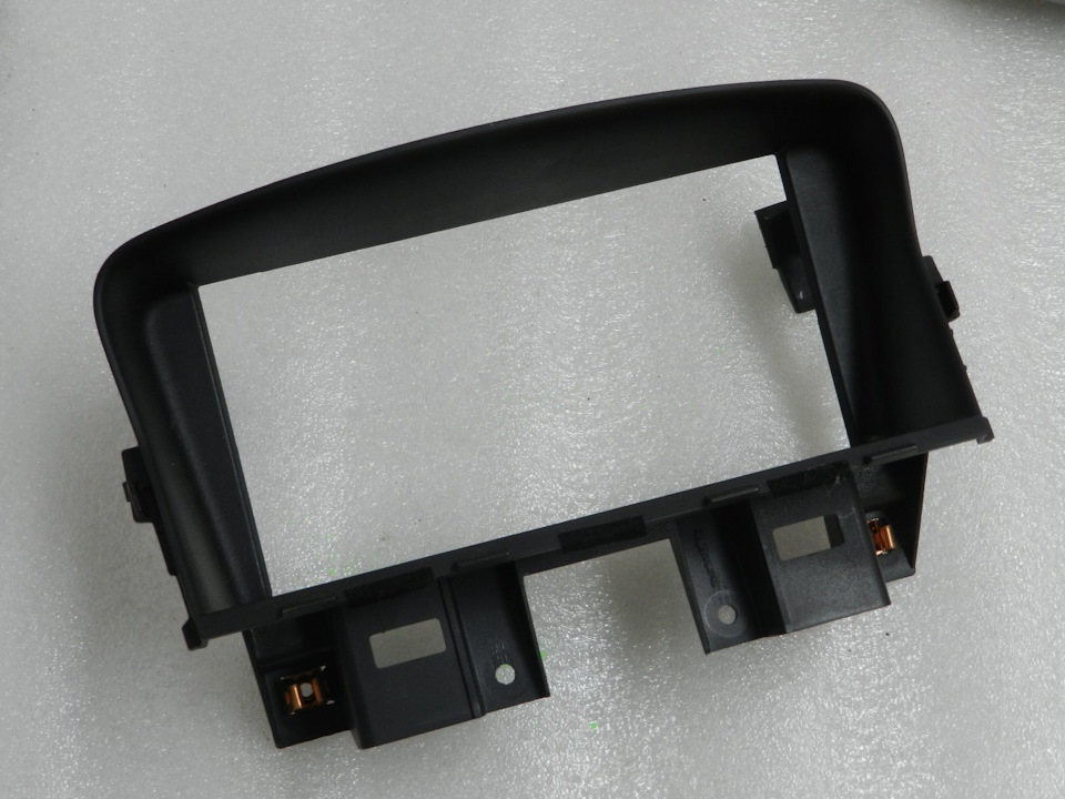 Штатный четырехстрочный дисплей на место верхнего бардачка или ...