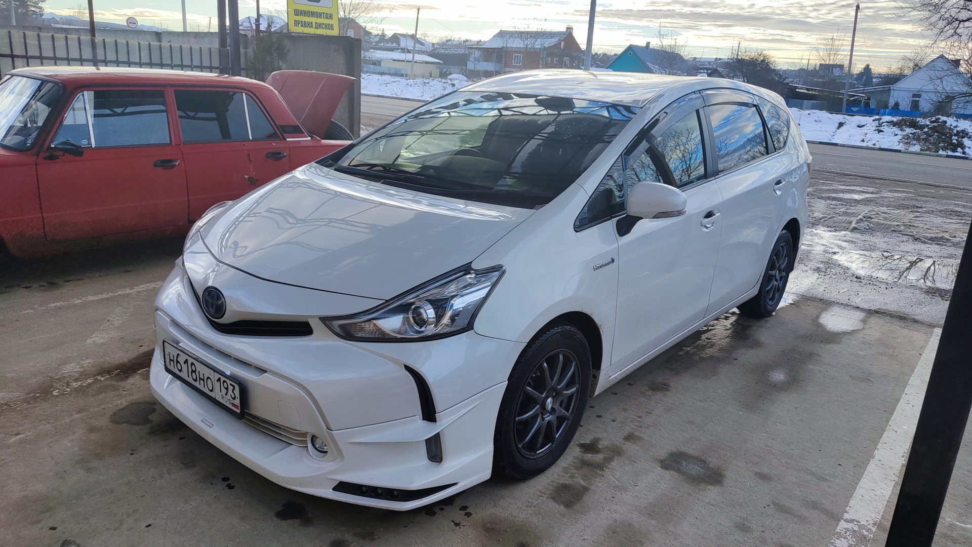 Toyota Prius Alpha 1.8 гибридный 2019 | на DRIVE2
