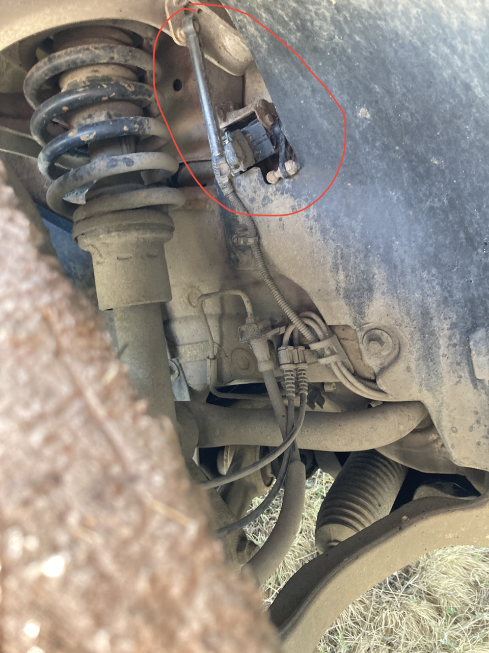 Замена тяги датчика положения кузова — Mercedes-Benz E-Class (W211), 2 ...