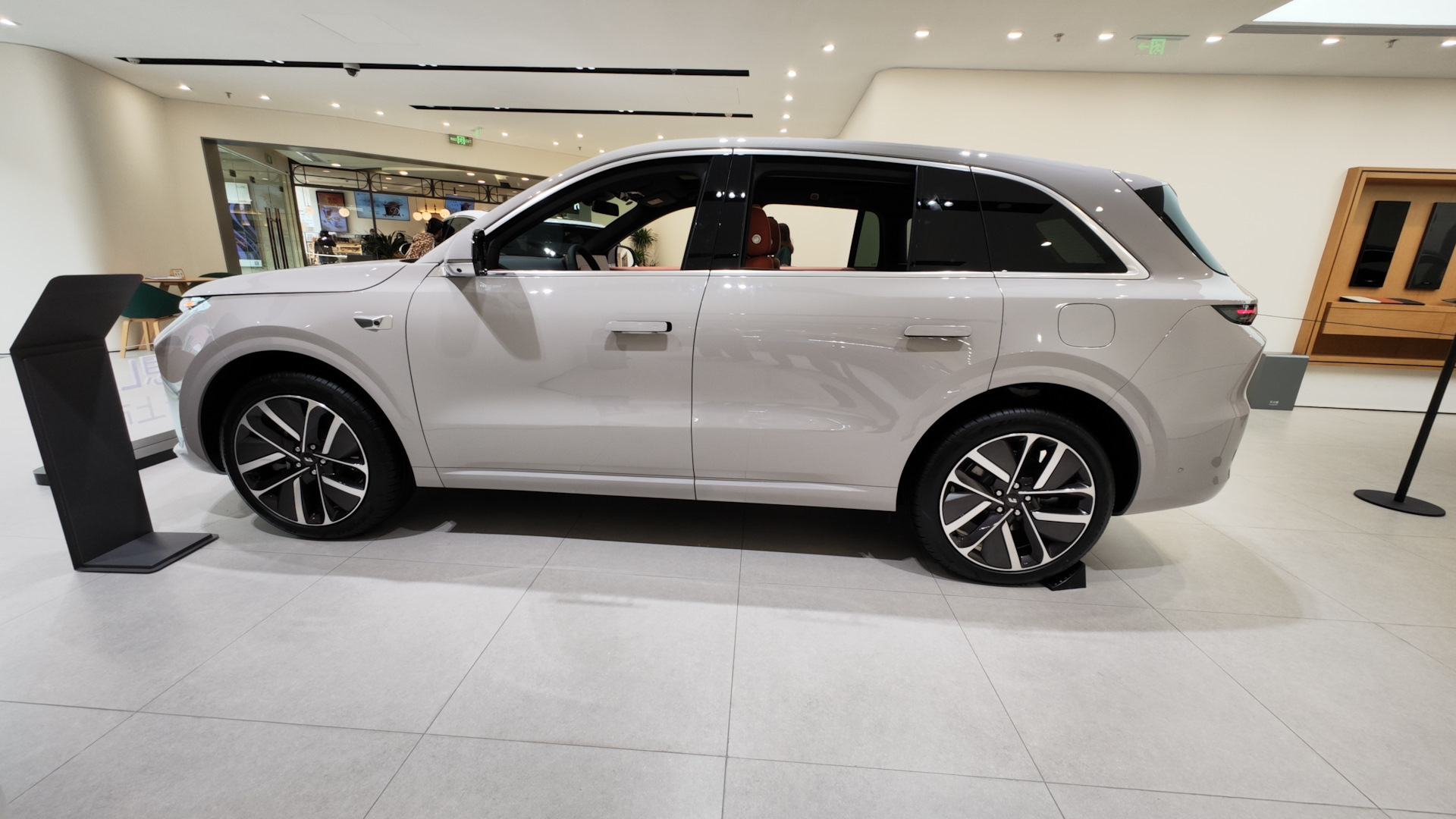 Li Auto L6 в сравнении с L7 — Li Auto Li L7, 1,5 л, 2023 года ...