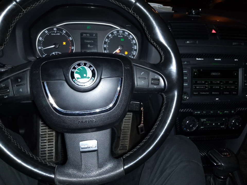 Шильдик VRS (Пост радости) — Skoda Octavia A5 Mk2, 1,8 л, 2009 года ...