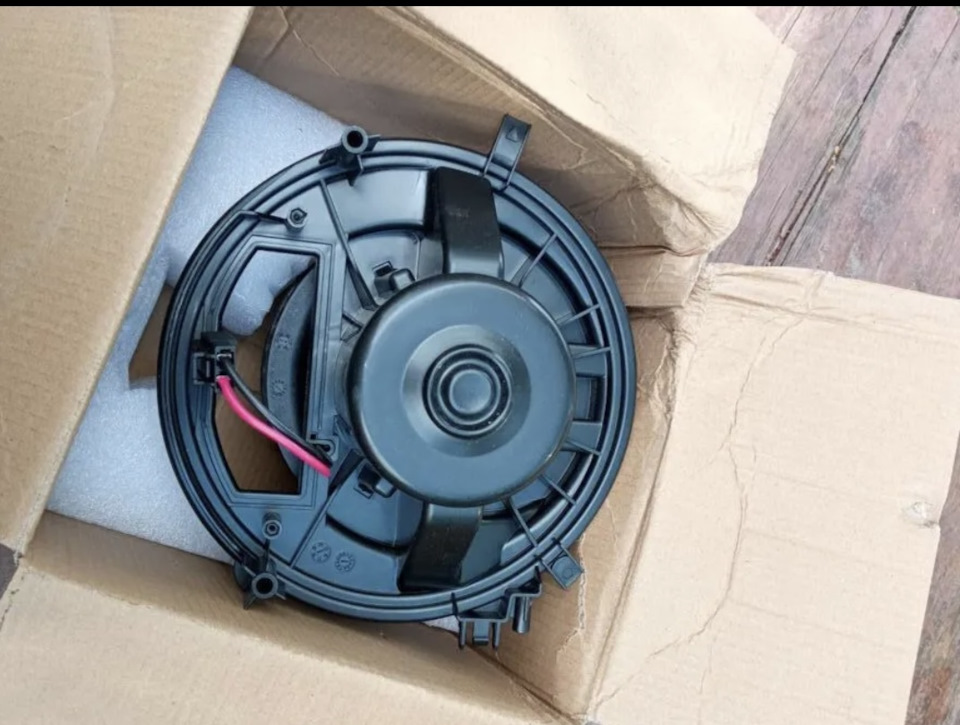 5️⃣1️⃣ Мотор отопителя печки VAG 5Q1 819 021 J — Skoda Octavia A7 Mk3 ...