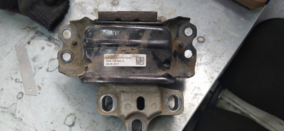 Замена опоры DQ500 5QA199555F — Volkswagen Tiguan (2G), 2 л., 2017 года ...