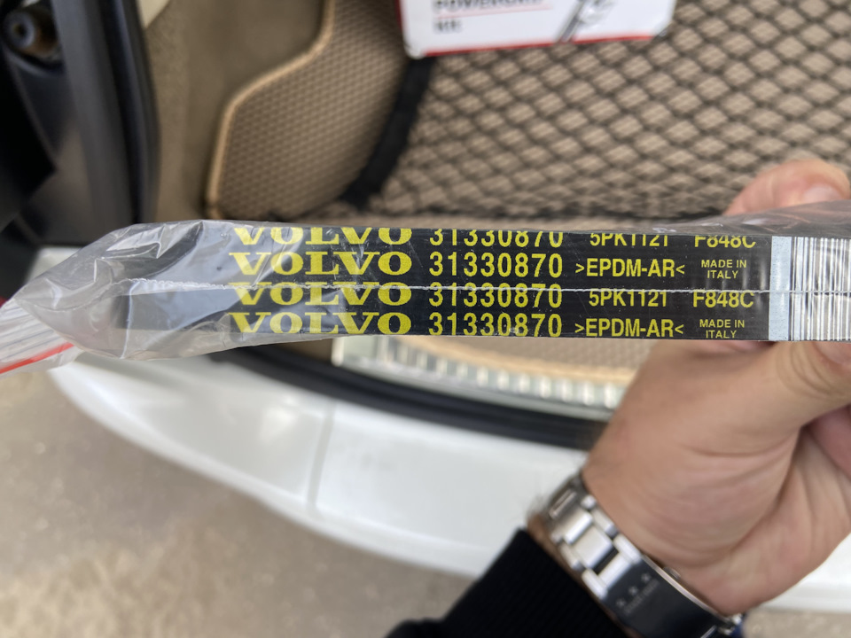 Замена ремней и помпы — Volvo XC60 (1G), 2,4 л, 2013 года | плановое ТО ...