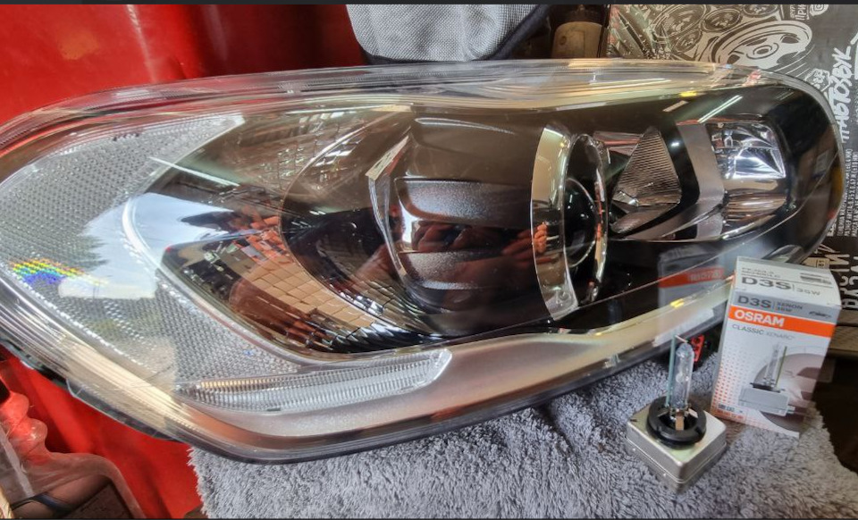Поменял лампы головного света — Volvo XC60 (1G), 2,4 л, 2013 года ...