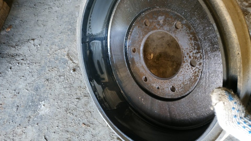 Маслом, маслом смазывай колодки — Mitsubishi L200 (4G), 2,5 л, 2008 ...