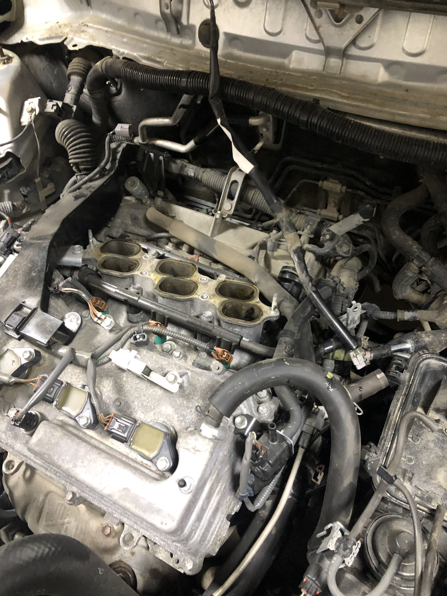 Замена свечей — Toyota Highlander (XU40), 3,5 л, 2011 года | своими ...