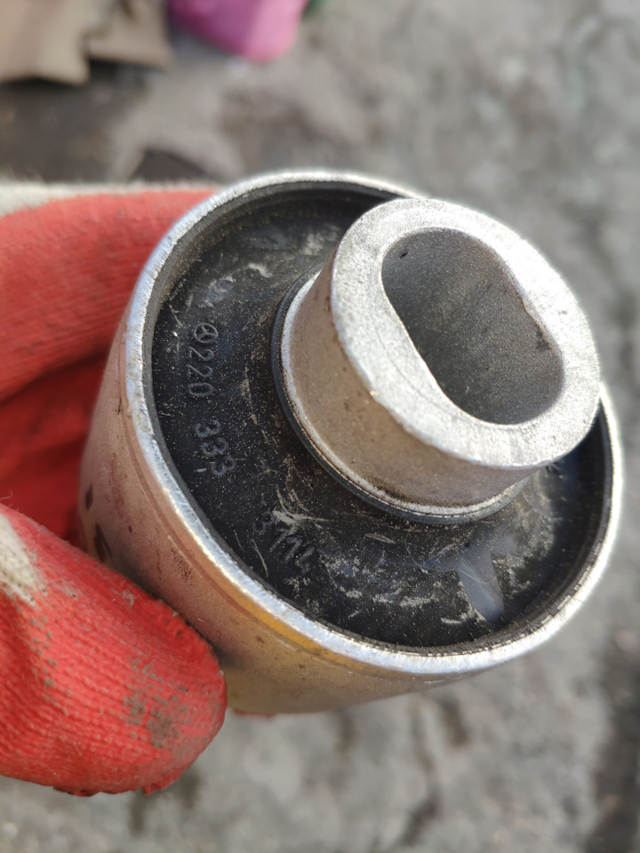 A2203333114 Сайлентблок рычага подвески Mercedes | Запчасти на DRIVE2