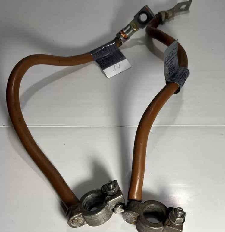 5. Поддон, провод B+ и пиропатрон — BMW 3 series (E90), 2 л, 2005 года ...