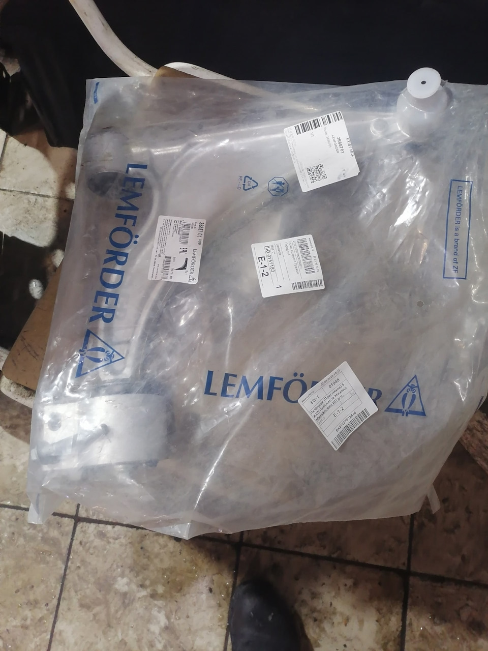 3688701 Рычаг подвески LEMFORDER | Запчасти на DRIVE2