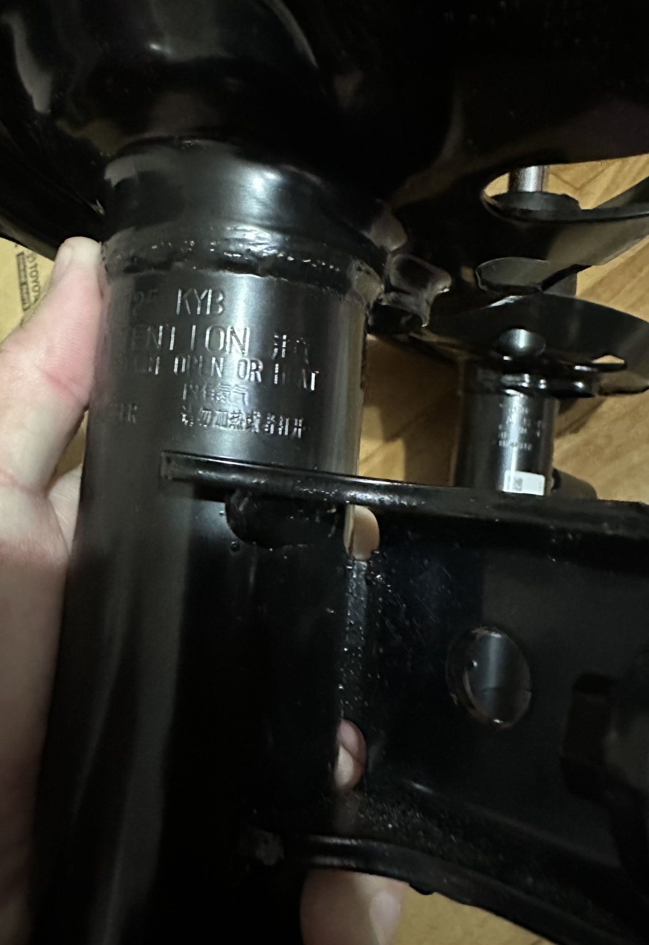 Заменил круг Амортизаторы — Toyota Camry (XV70), 2,5 л, 2020 года ...