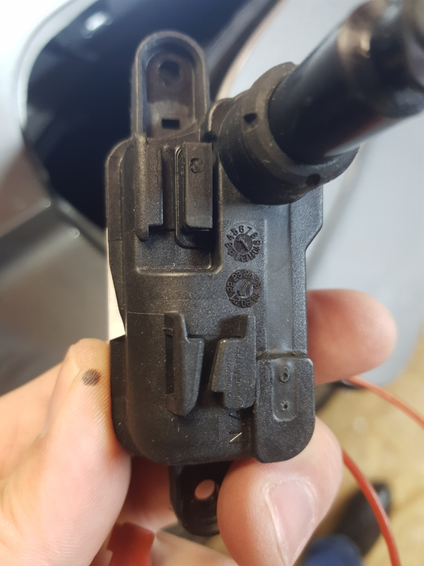 Установка тросика актуатора — Volkswagen Tiguan (2G), 1,4 л, 2021 года ...