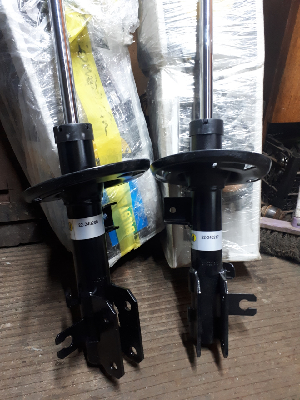 22240217 Амортизатор стандартный передний правый серии B4 BILSTEIN ...