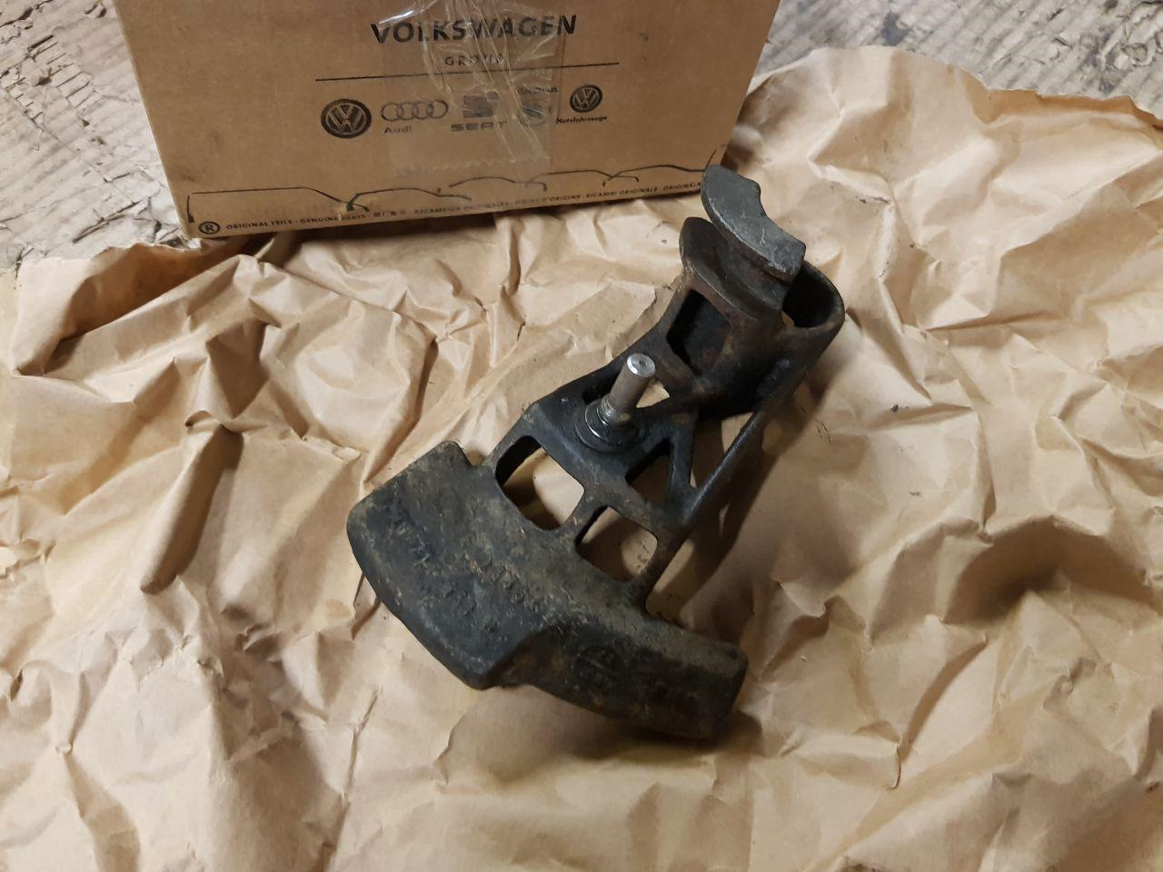 Замена рычага на КПП — Volkswagen Transporter T5, 2,5 л, 2006 года ...