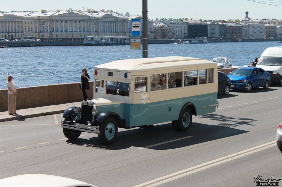 ЗИС-8 1935 — Volvo B12 "Per Albin-Bussen" 1939. Общее и различное ...