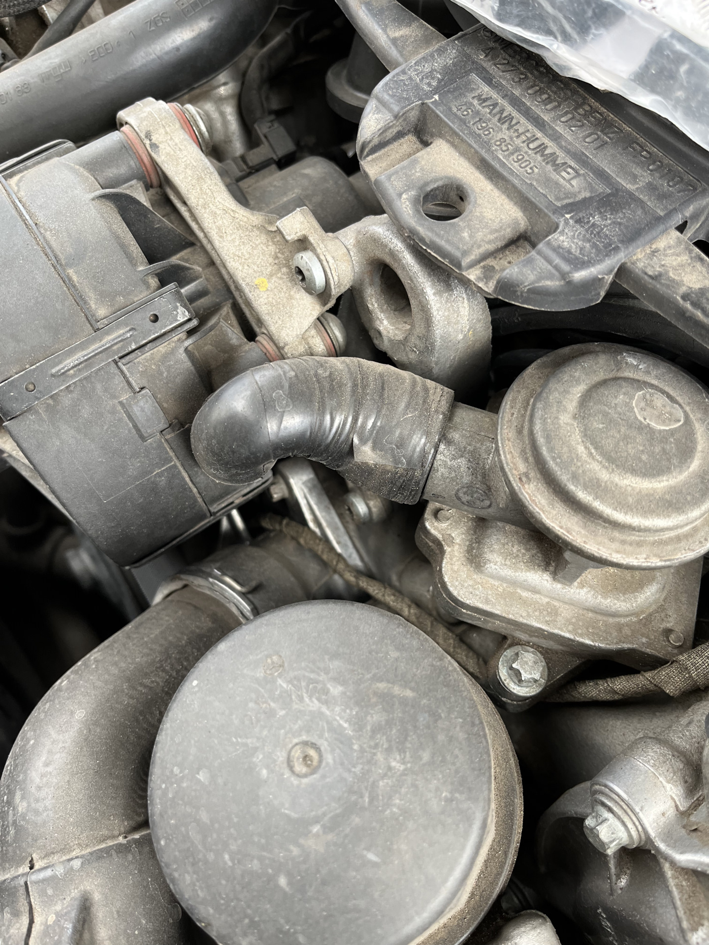 Замена шланга воздушного насоса m272 — Mercedes-Benz C-Class (W203), 2 ...