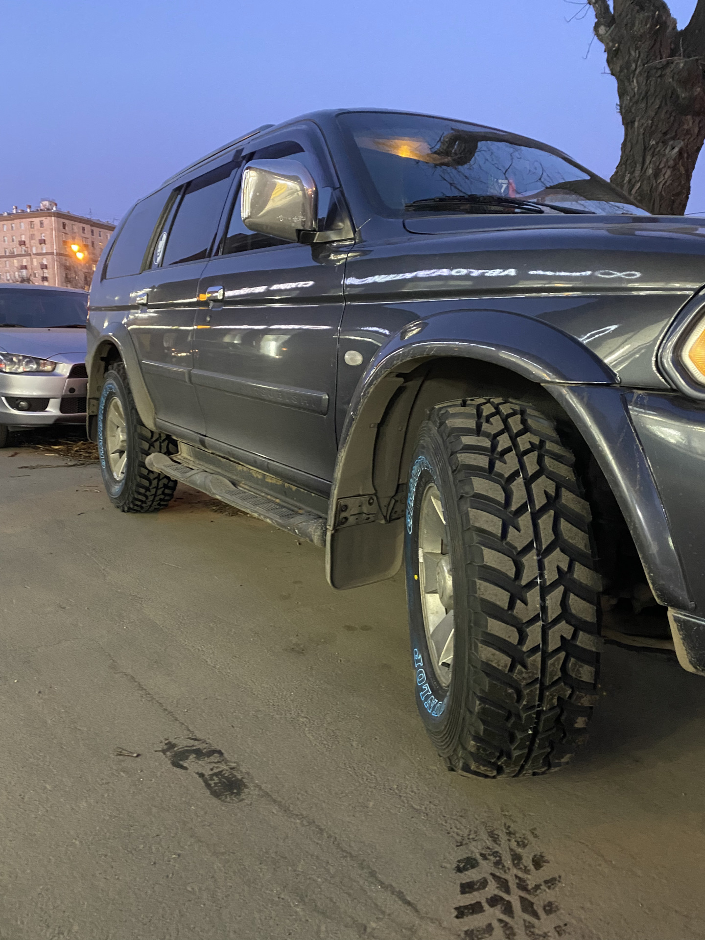 МТ резина — Mitsubishi Pajero Sport (1G), 3 л., 2008 года | шины | DRIVE2