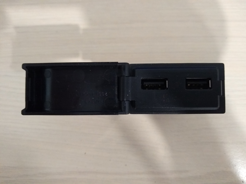 Новая оригинальная розетка 2 x USB Mitsubishi 8638A387 на Mitsubishi ...