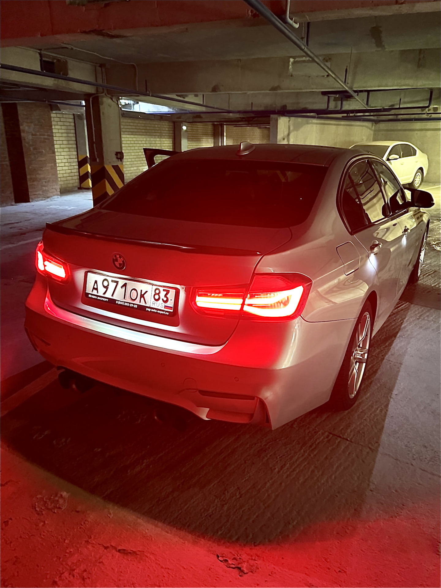 Лопнул бачек: финал — BMW 3 series (F30), 2 л, 2019 года | поломка | DRIVE2