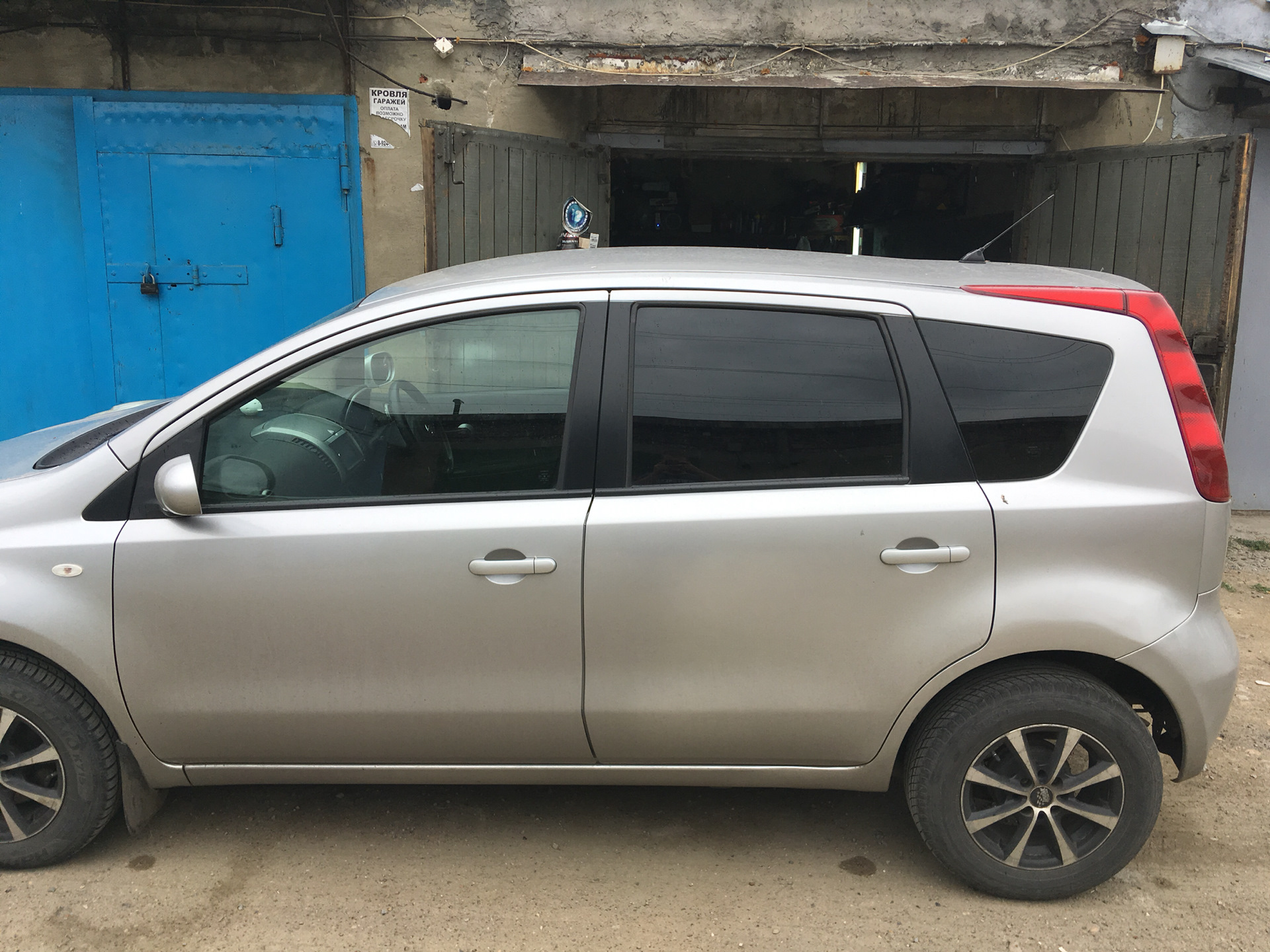 Установка туманок ч.1 и ветровиков — Nissan Note (1G), 1,5 л, 2009 года | плановое ТО | DRIVE2