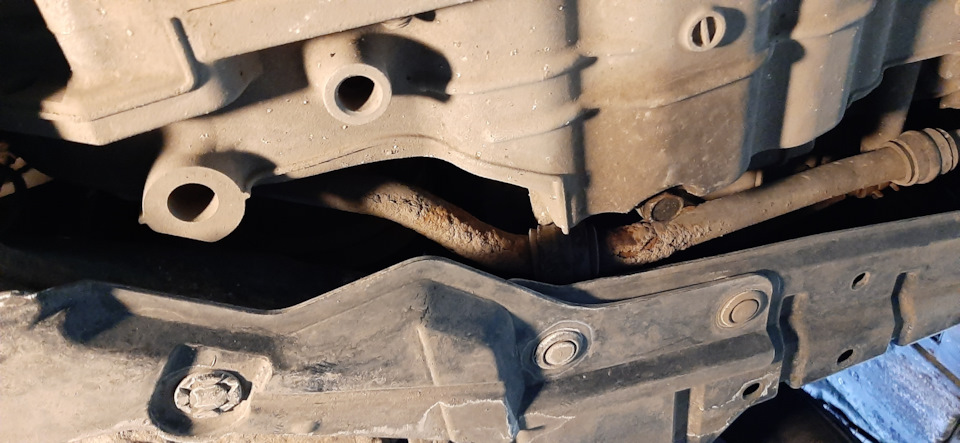 16. Замена трубки теплообменника АКПП — Mitsubishi Outlander XL, 3 л ...