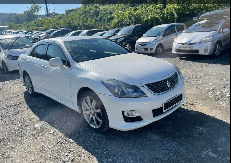 Краун выехал в Москву Фото перед погрузкой — Toyota Crown (S200), 2,5 л ...