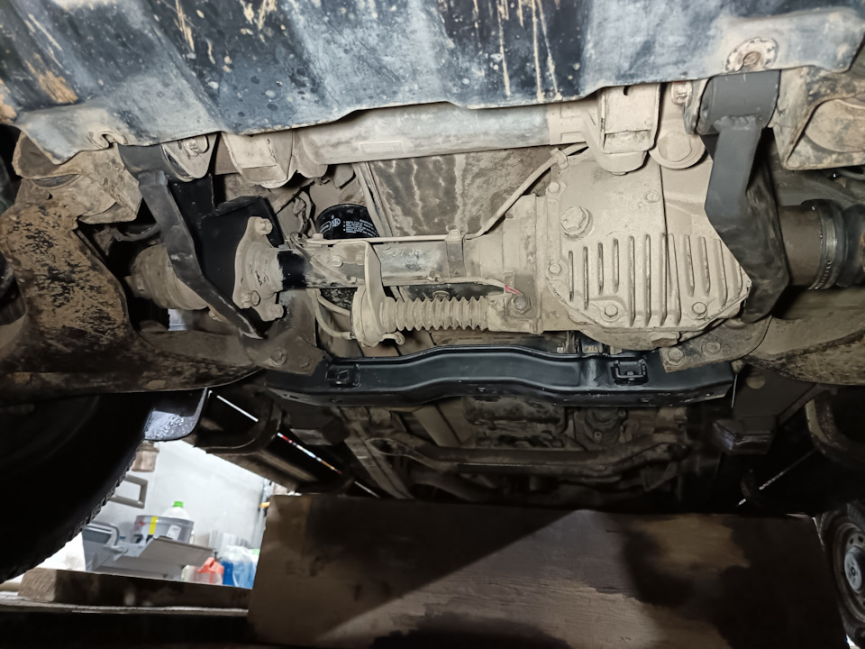 Замена верхних рычагов и траверсы — Mitsubishi Pajero Sport (2G), 3,2 л ...