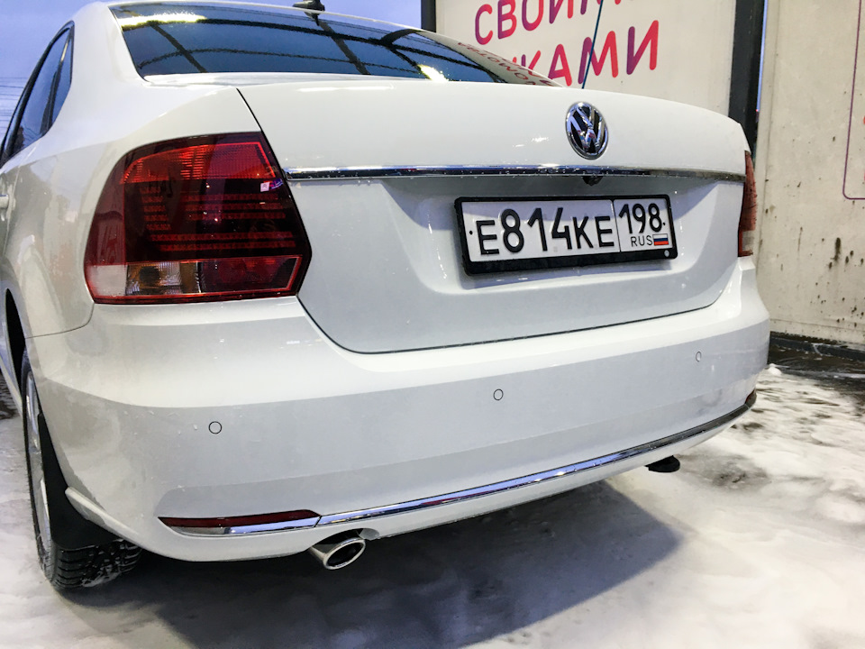 Установка хрома на заднюю часть — Volkswagen Polo Sedan, 1,6 л, 2019 ...