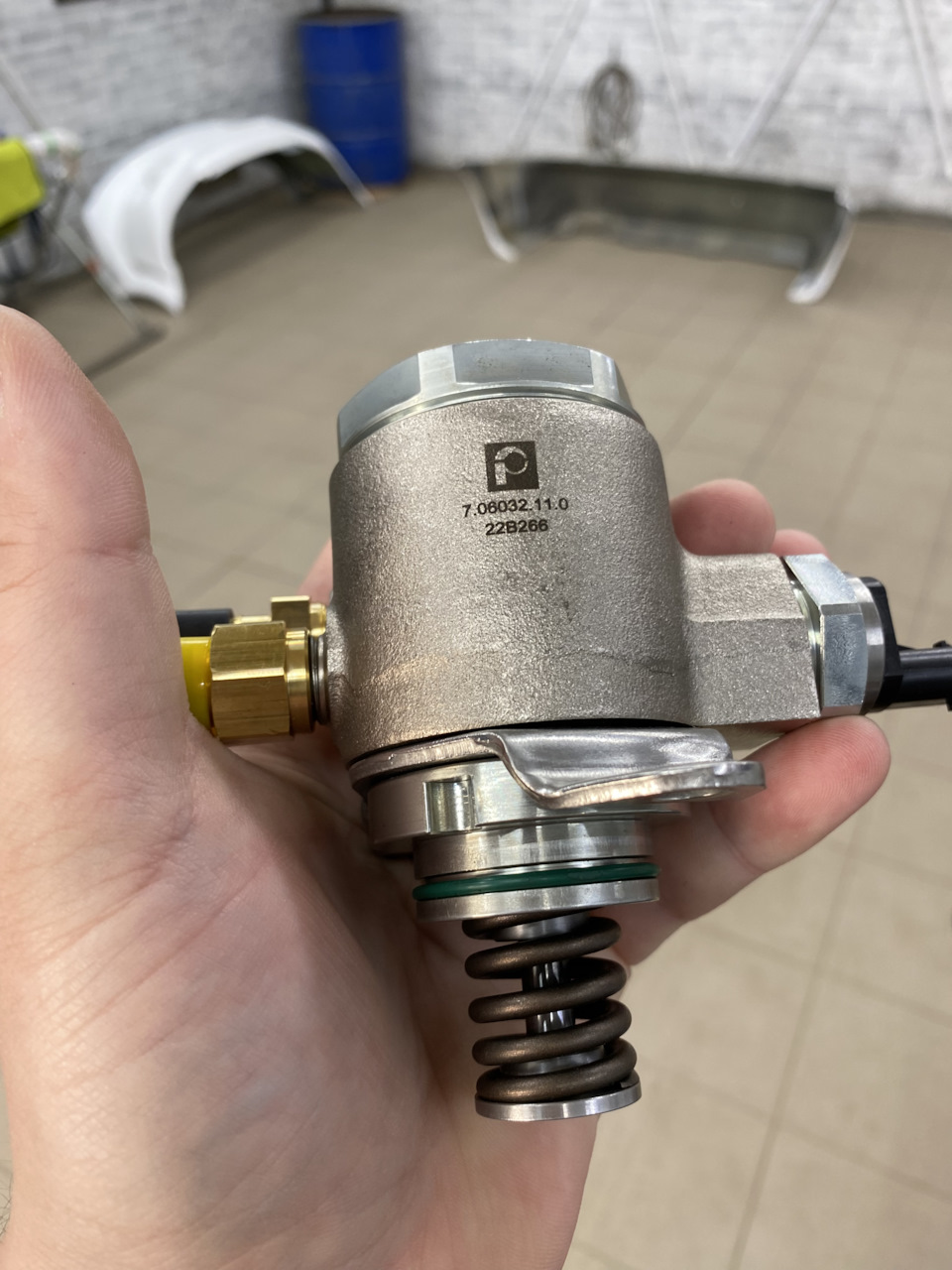 706032110 Насос высокого давления VAG PIERBURG | Запчасти на DRIVE2