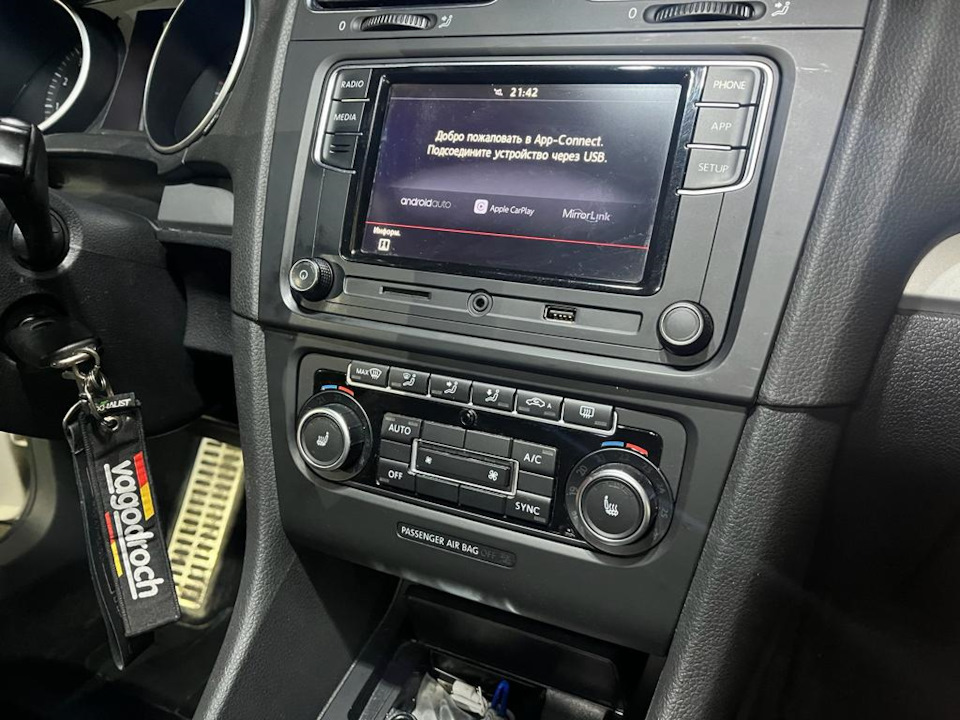 #4 Установка оригинального ГУ RCD 340 Visteon — Volkswagen Golf Mk6, 1 ...