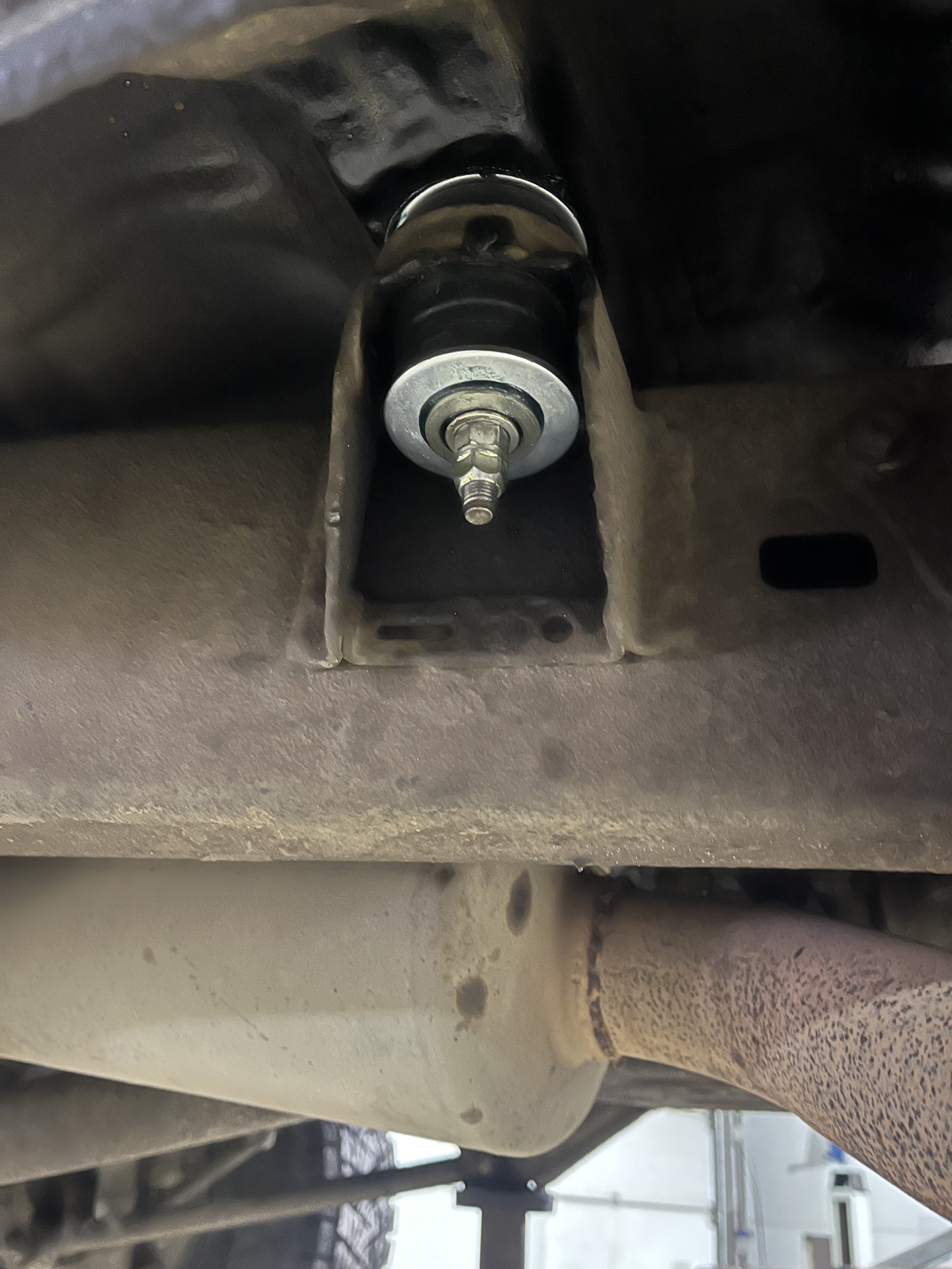 Новые подушки кузова + крепеж — Toyota Land Cruiser 80, 4,5 л, 1997 ...