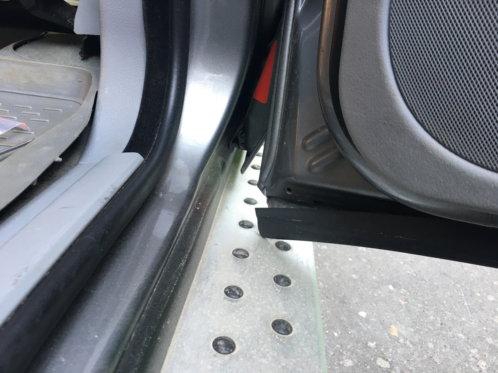 49. Втулка лючка бензобака и не только… — BMW X5 (E53), 3 л, 2004 года ...