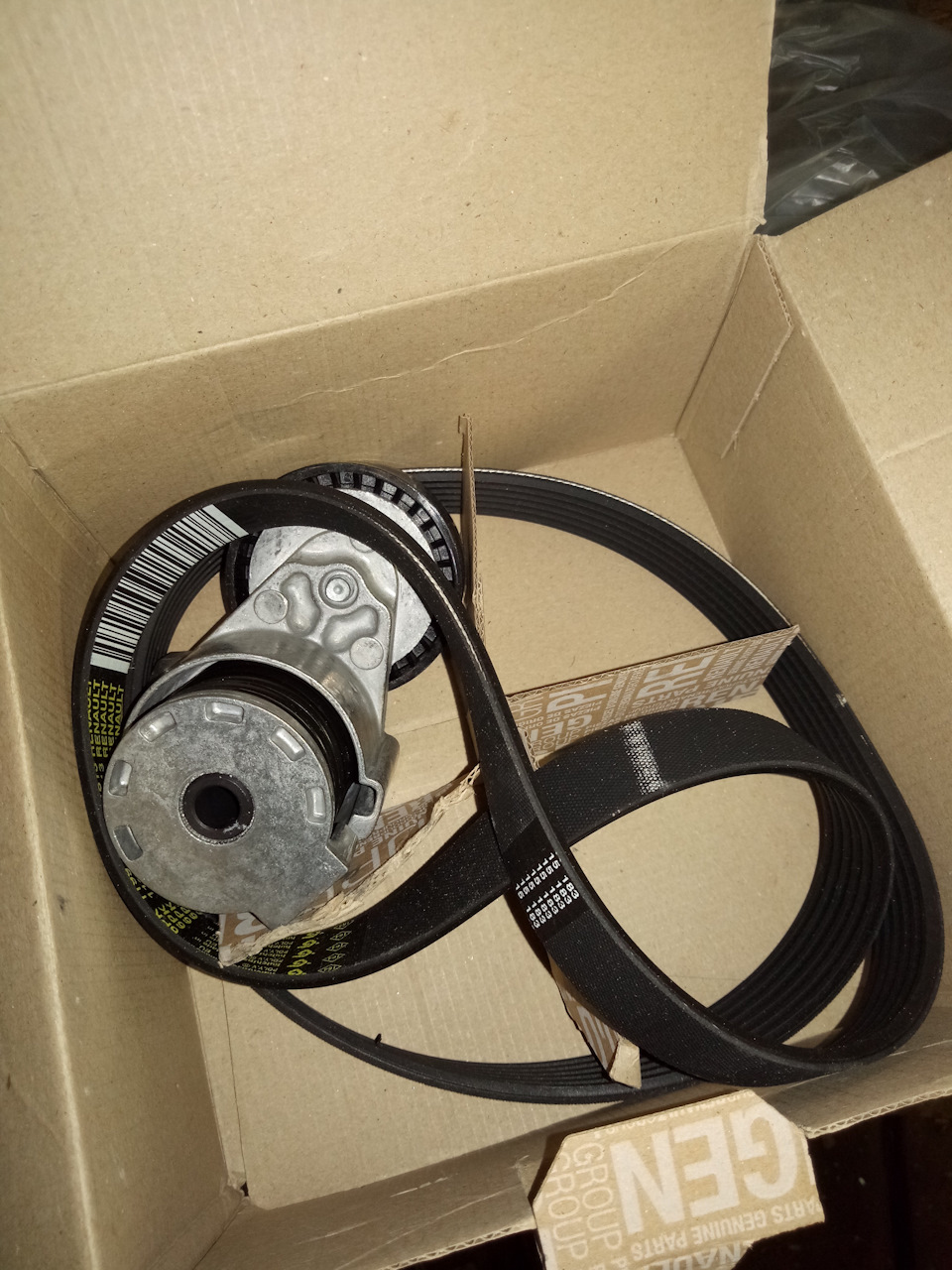 Плановая замена ремня ГРМ и масел — Renault Fluence, 1,6 л, 2010 года ...