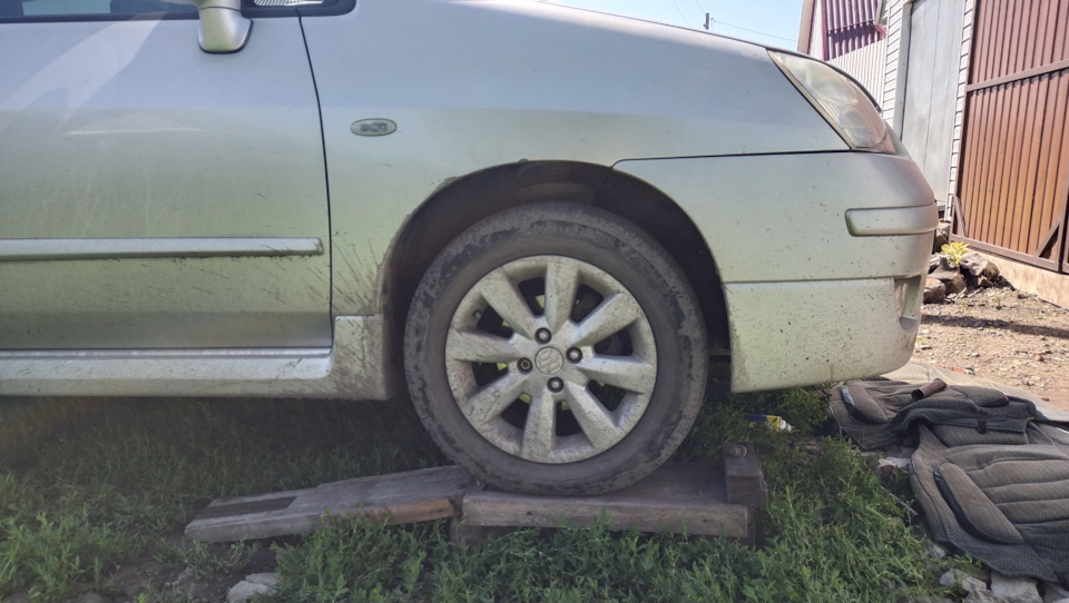 Замена передней опоры двигателя и передняя буксировочная петля — Suzuki ...
