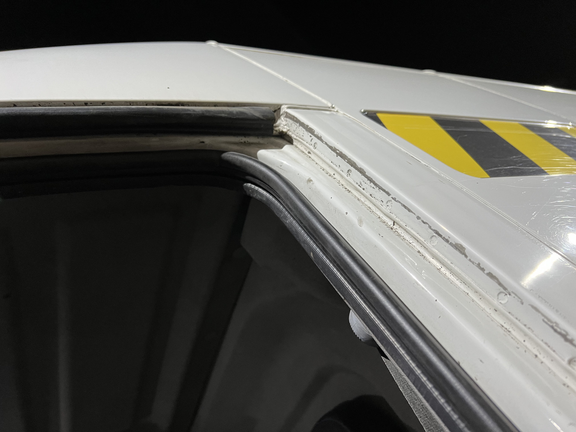 Замена уплотнителя водительской двери — FIAT Ducato III, 2,3 л, 2011 ...