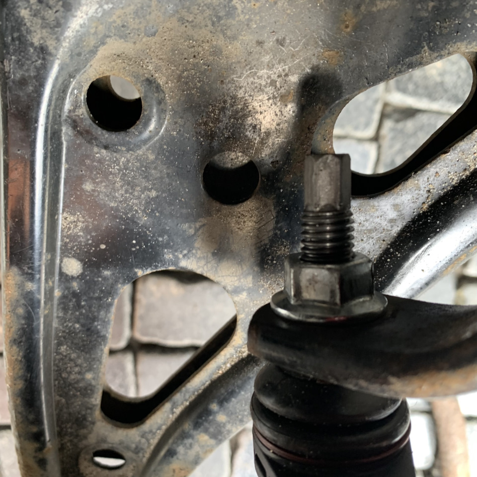 Замена стойки стабилизатора (тяга стабилизатора) — Chevrolet Equinox ...