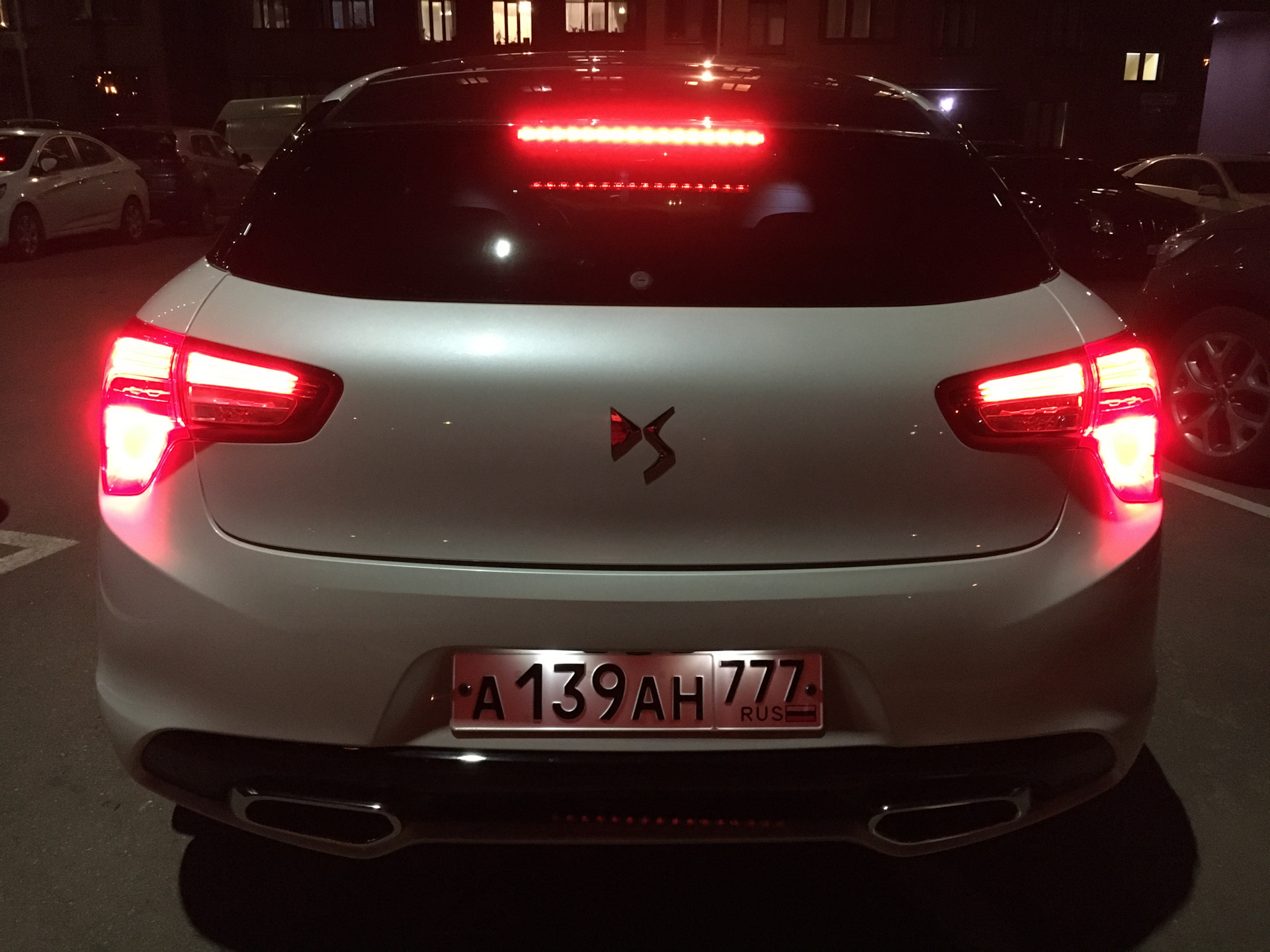 LED лампы в стоп-сигналы — Citroen DS5, 2 л, 2013 года | тюнинг | DRIVE2