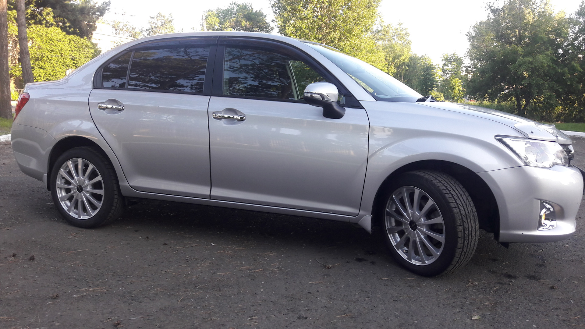 Toyota Corolla Axio (E160) 1.5 бензиновый 2014 | 4WD. на DRIVE2