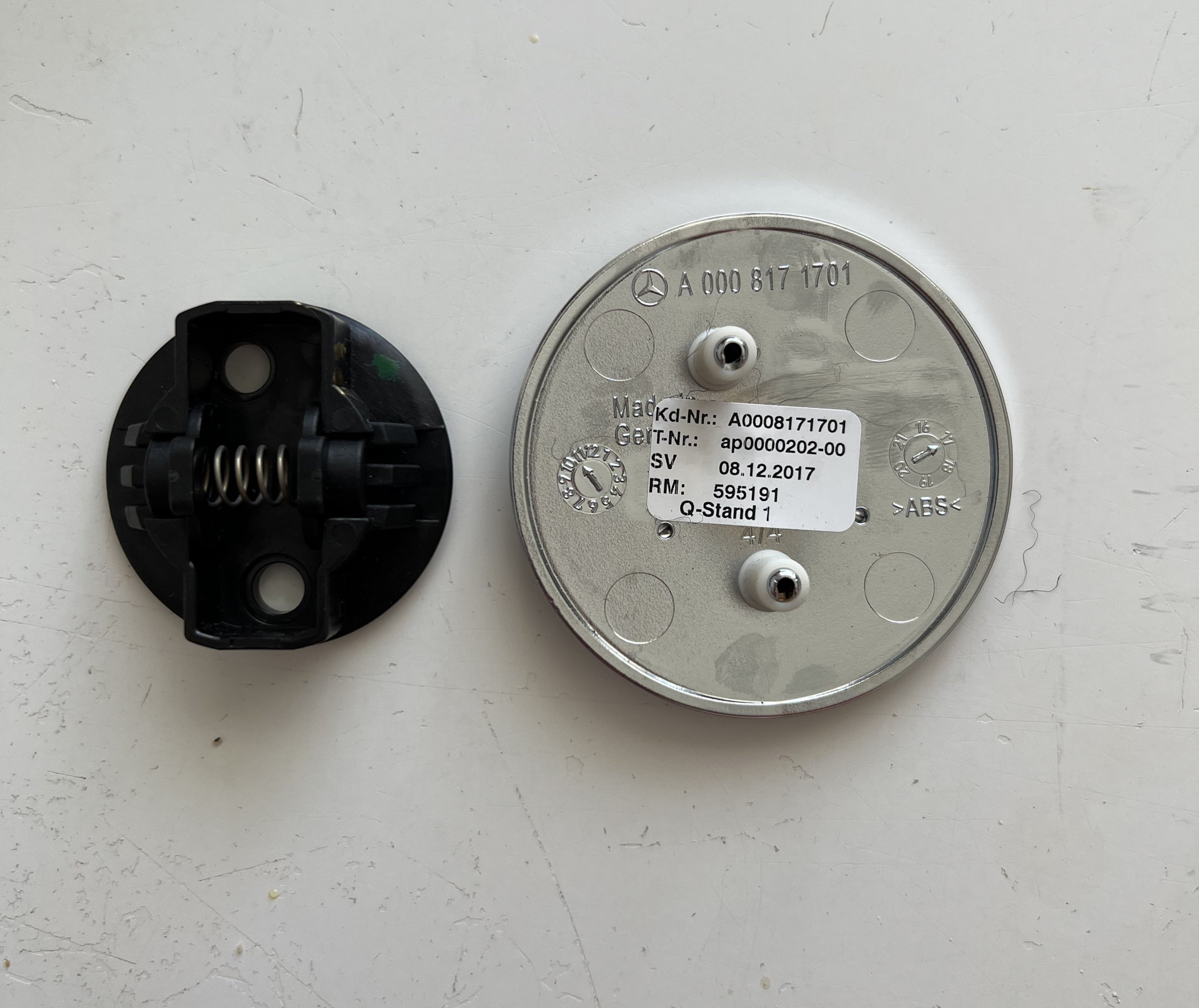 Решётка, чёрная эмблема и подстаканник — Mercedes-Benz C-Class Estate ...