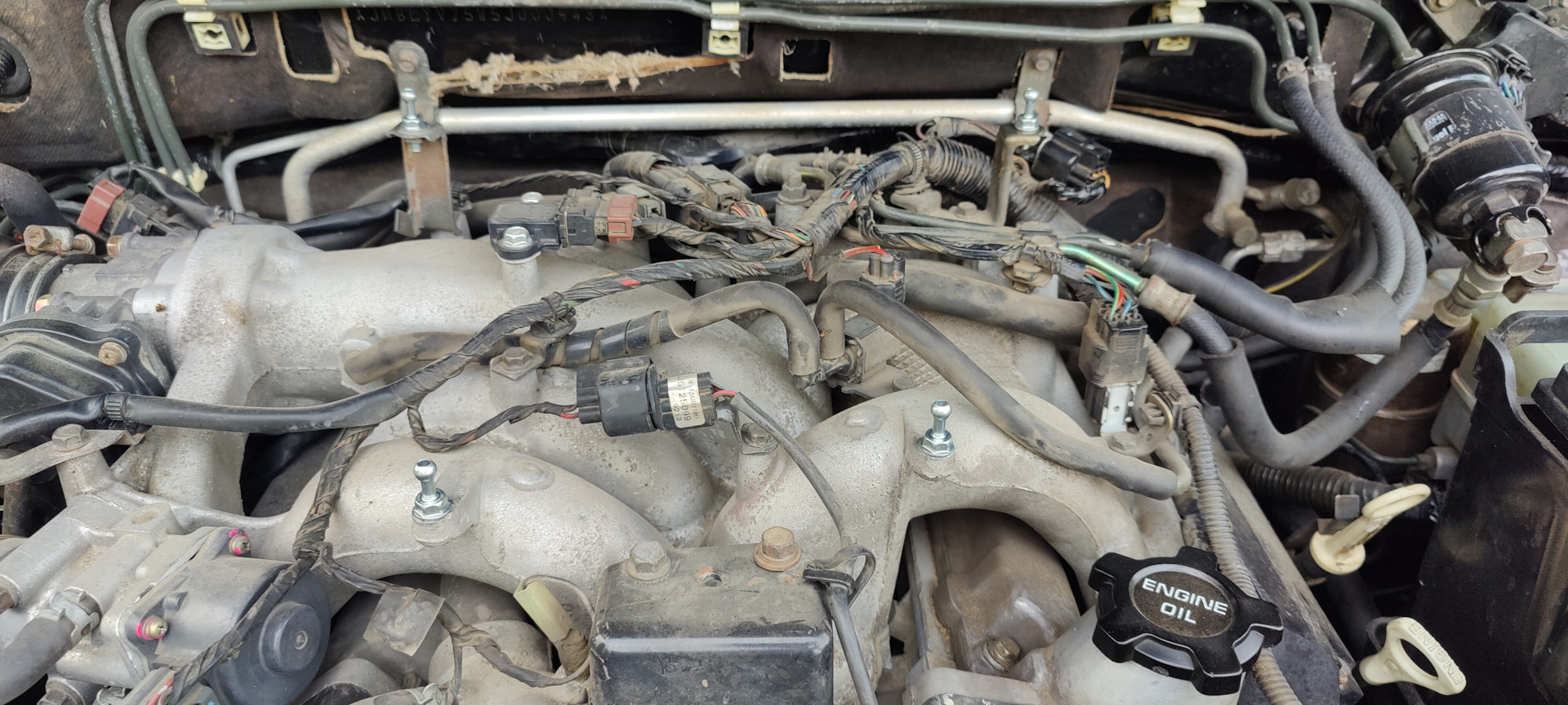 Доработка декоративной крышки двигателя — Mitsubishi Pajero (3G), 3,5 л ...