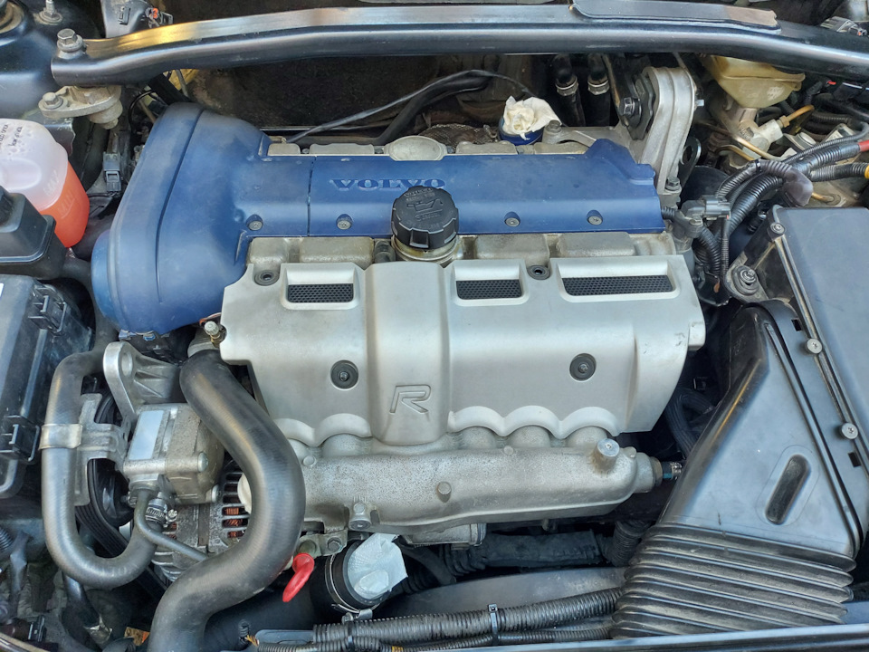 Замена уплотнительных колец топливных форсунок подробно — Volvo S60 R ...