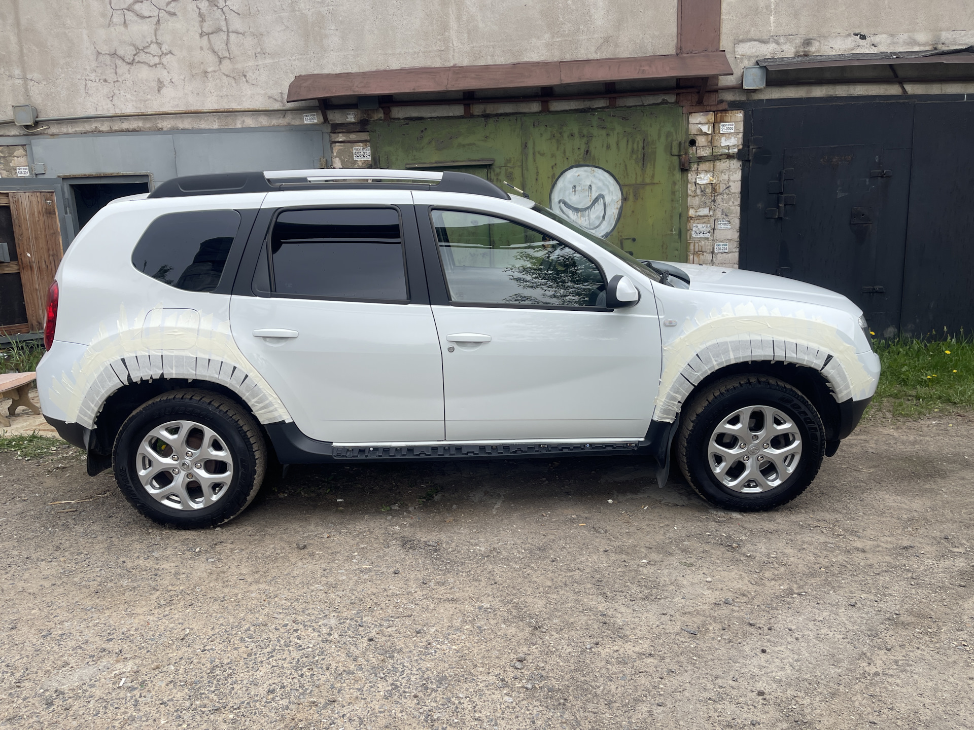 Накладки на арки, черные рейлинги (без покраски) — Renault Duster (1G ...