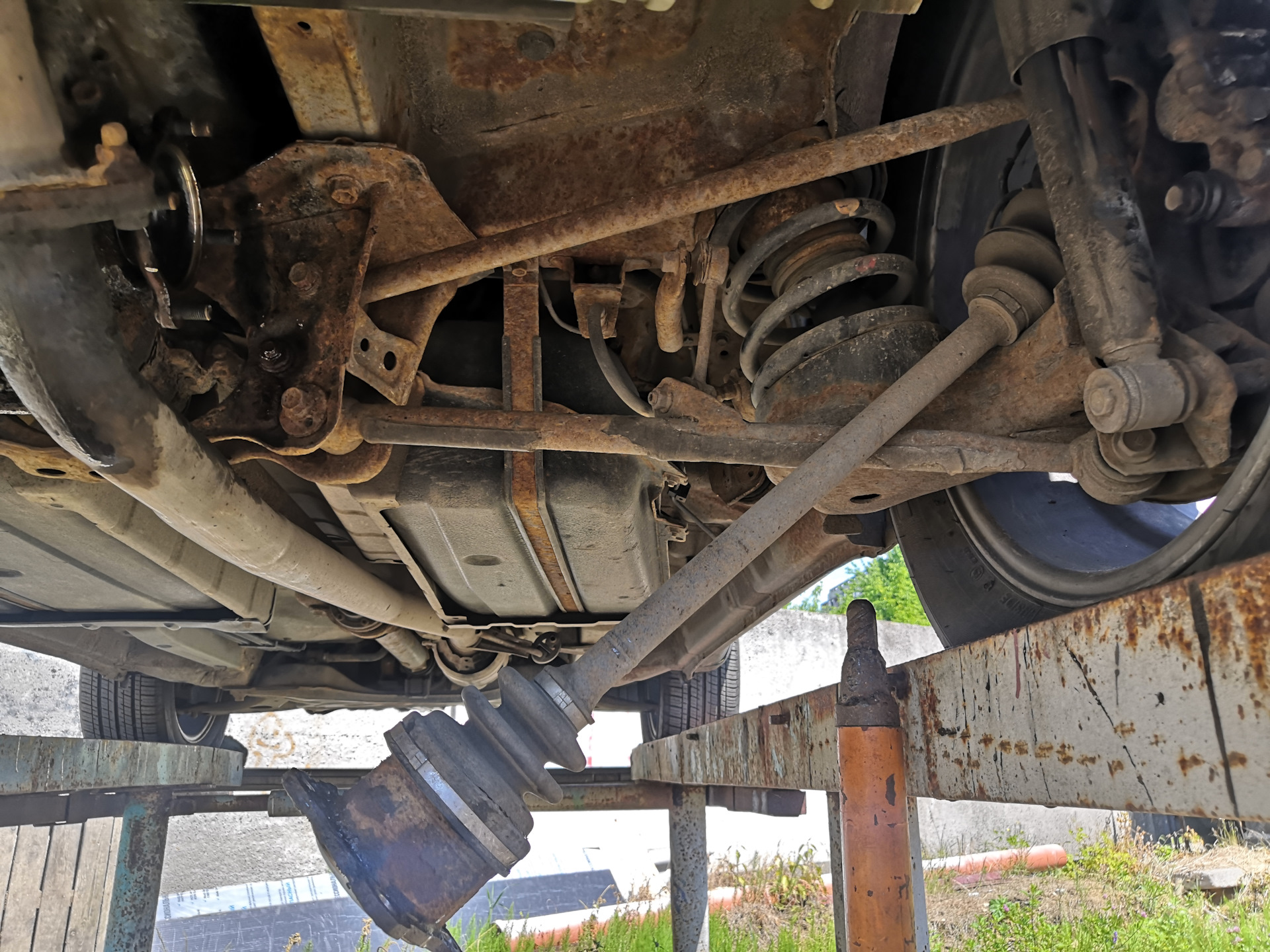 Замена сальника, опоры и масла редуктора — Toyota RAV4 (II), 2 л, 2002 ...