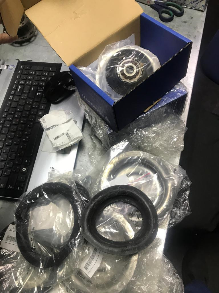 Обслуживание тормозной системы и замена стоек М-ТЕХ — BMW 5 series (E39 ...