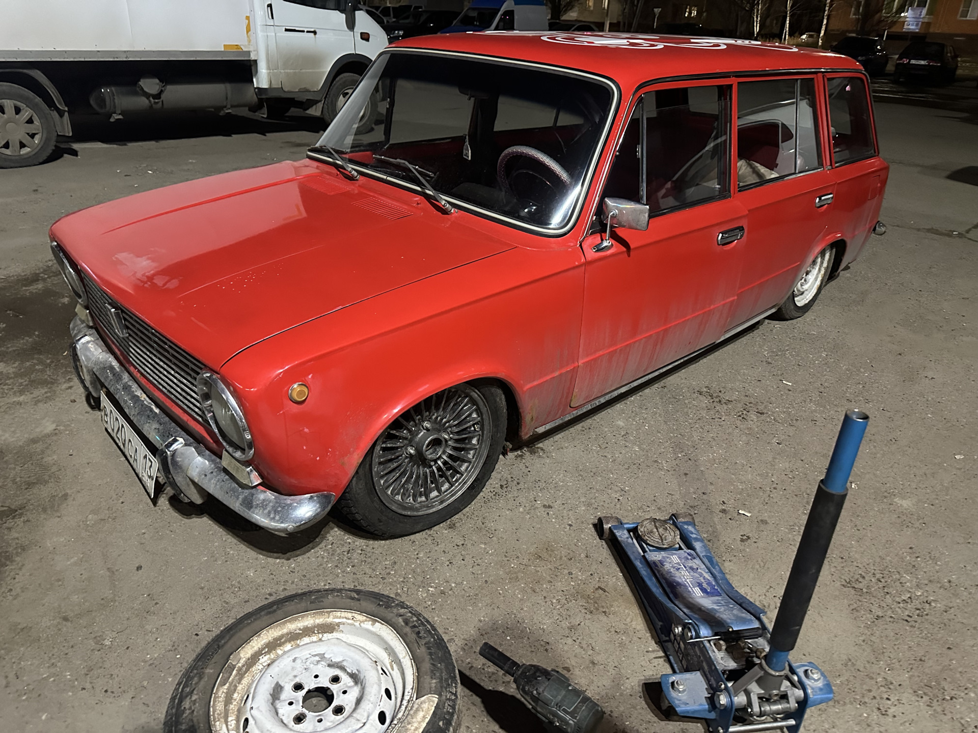 Примерка колес — Lada 2102, 1,3 л, 1983 года | колёсные диски | DRIVE2