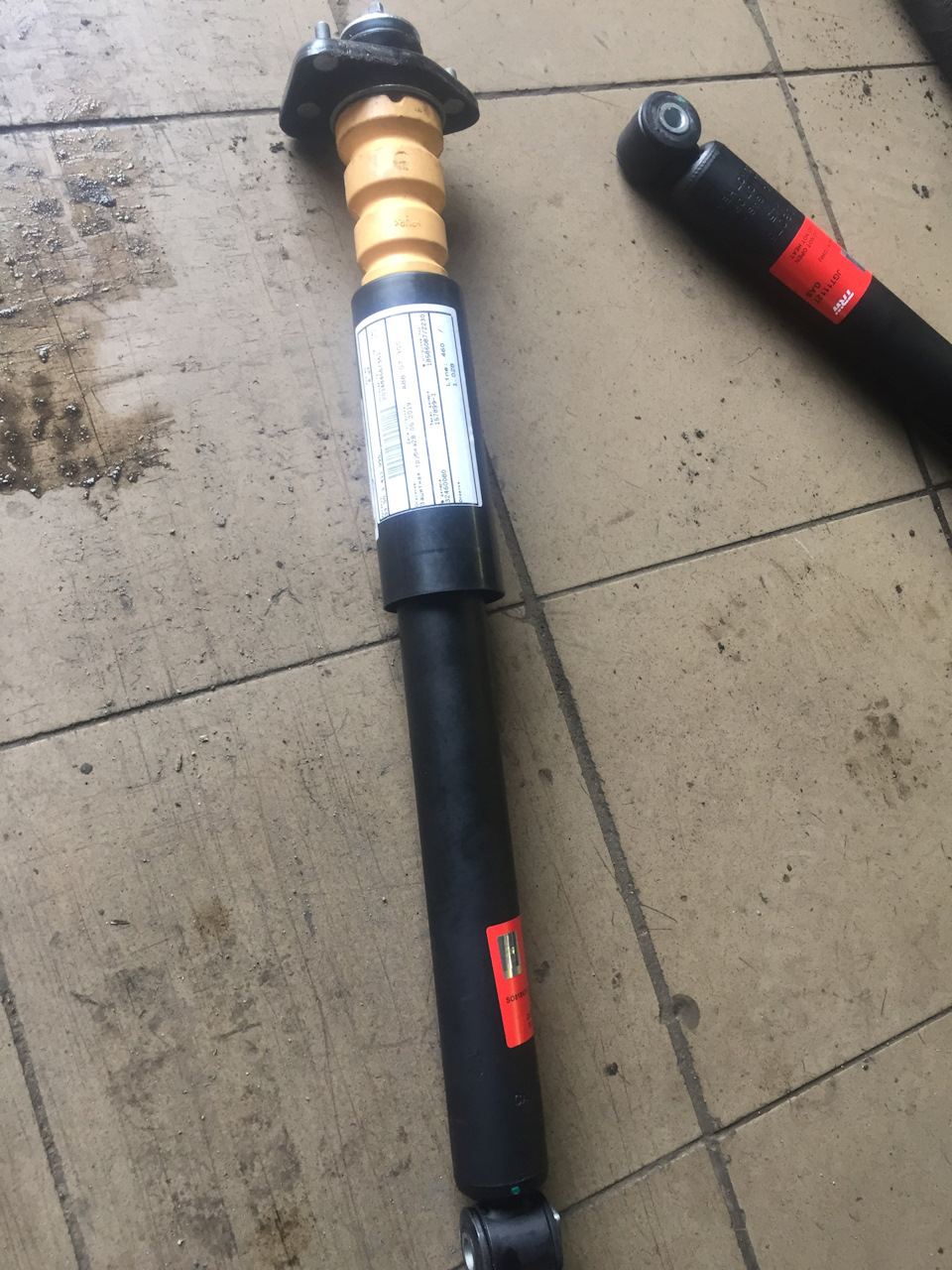 Замена задних амортизаторов — BMW X3 (E83), 3 л, 2005 года | визит на ...