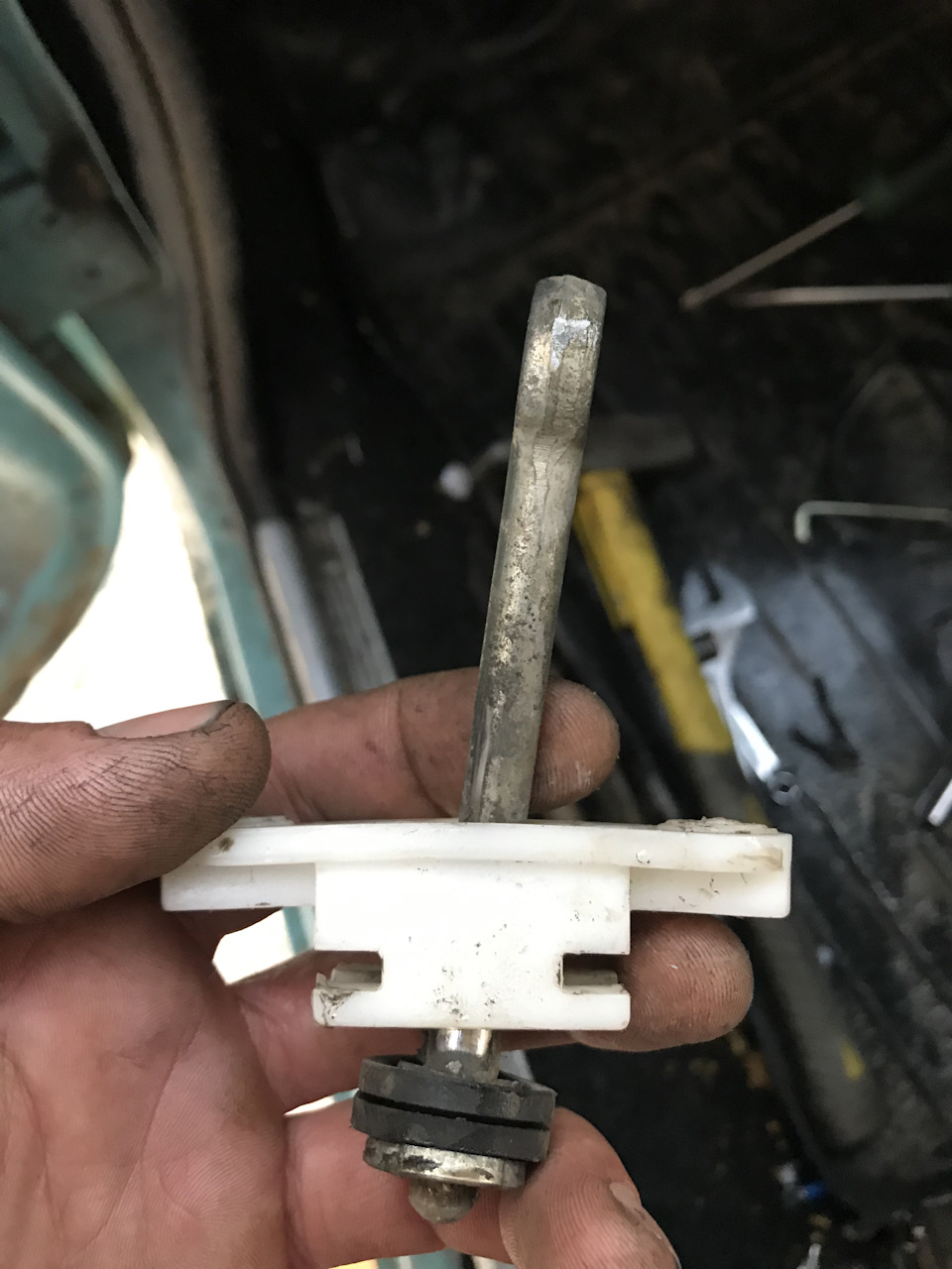 Замена задних стоек — Hyundai Accent (2G), 1,5 л, 2004 года ...